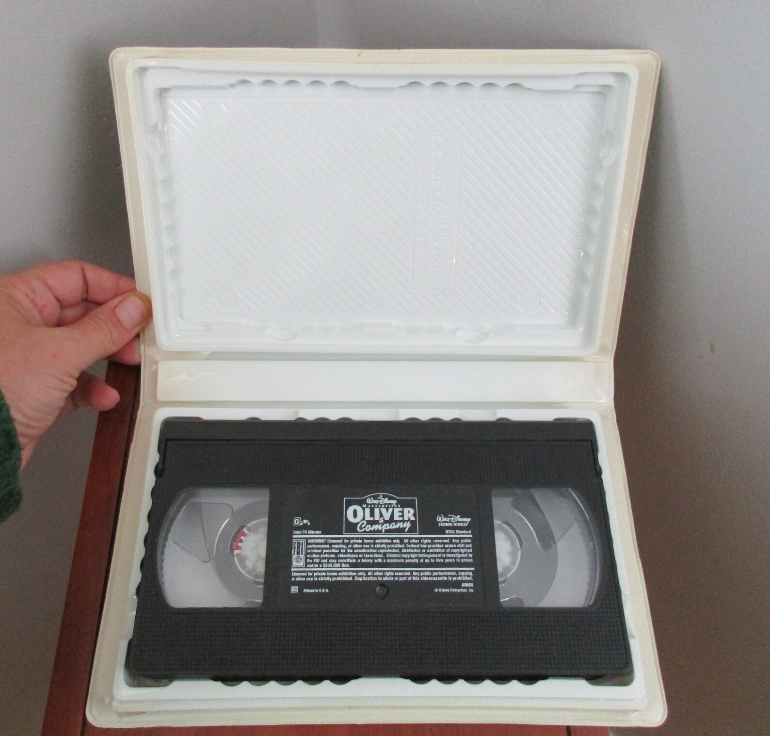 Vtg Pre Owned Disney VHS Clam Shell Tapes Oliver and - Etsy