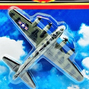 VINTAGE BOEING B-17 BOMBER - Diecast Metal Airplane-mint Condition ...