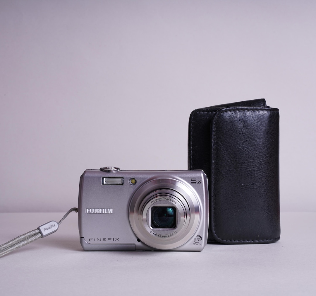 Fujifilm Finepix F100fd Compact Digital Camera 12 Mega Pixels 5x ...