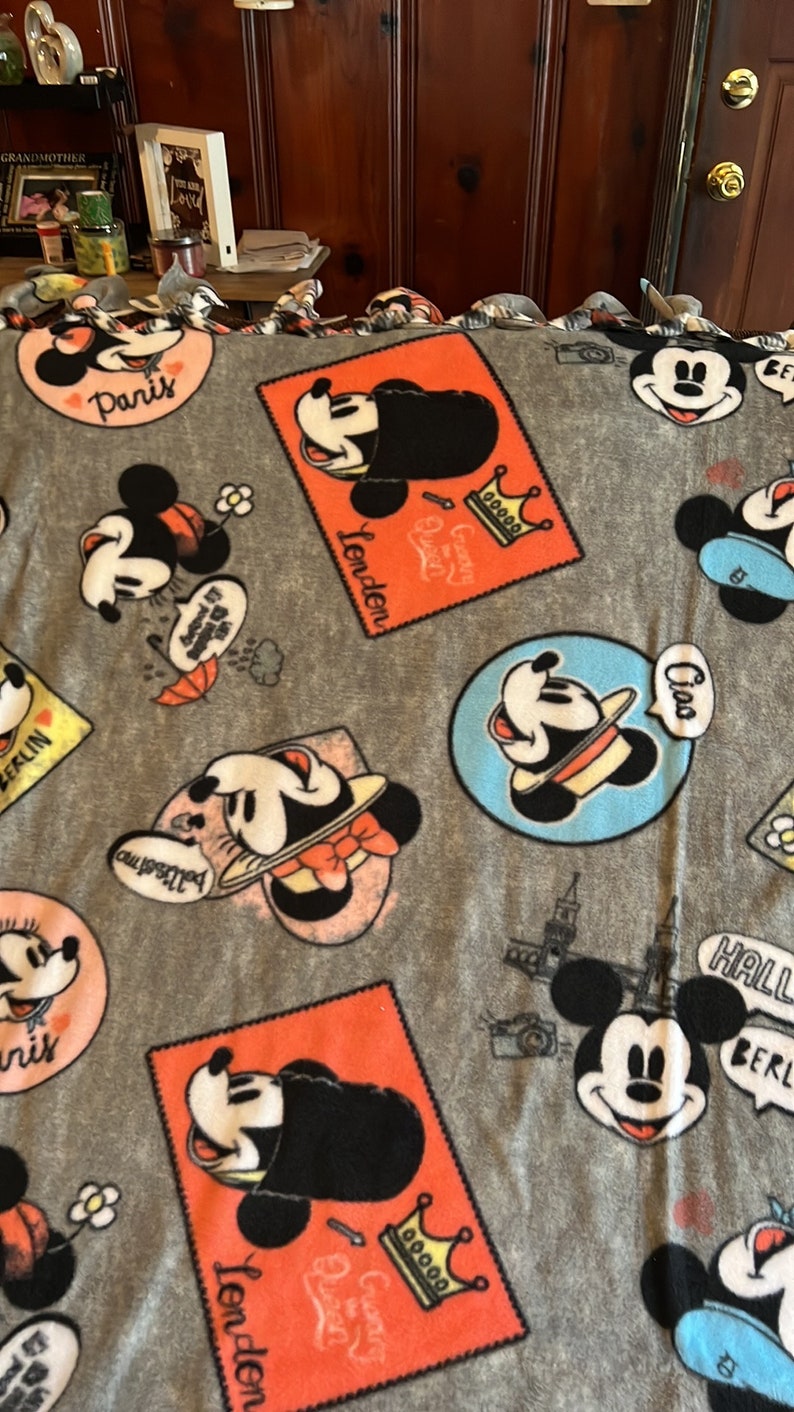 Mickey Mouse Minnie Mouse Fleece Blanket. - Etsy