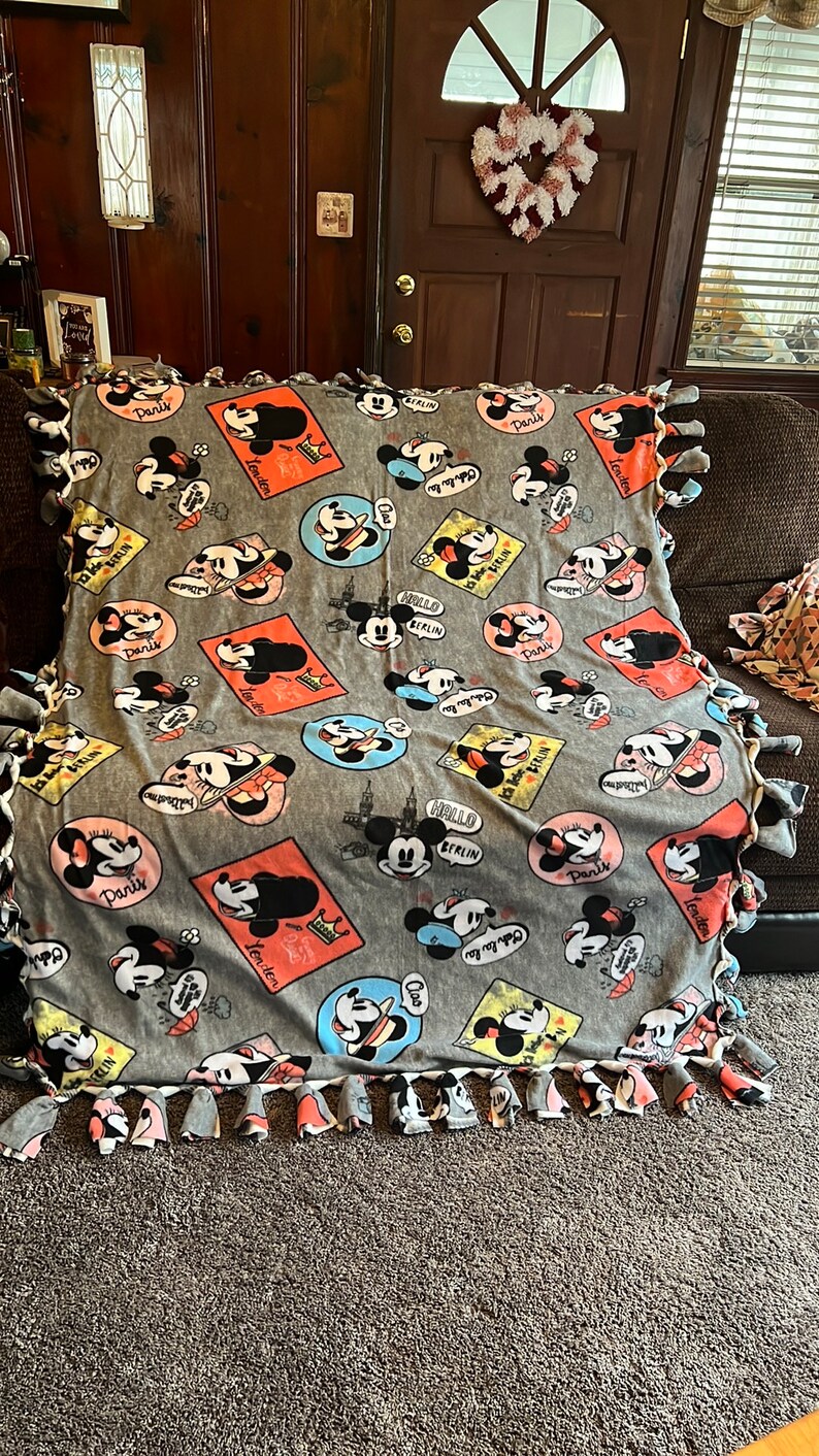 Mickey Mouse Minnie Mouse Fleece Blanket. - Etsy