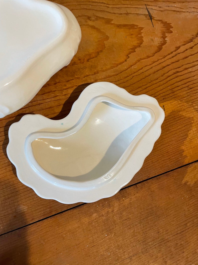 Vintage Trinket Keepsake Clam Shell Shaped Jewelry Box Purple Painted ...