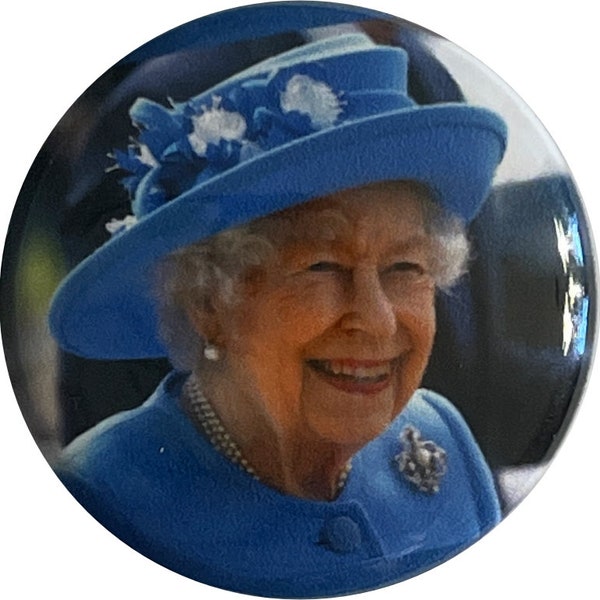Queen Elizabeth Button - Etsy