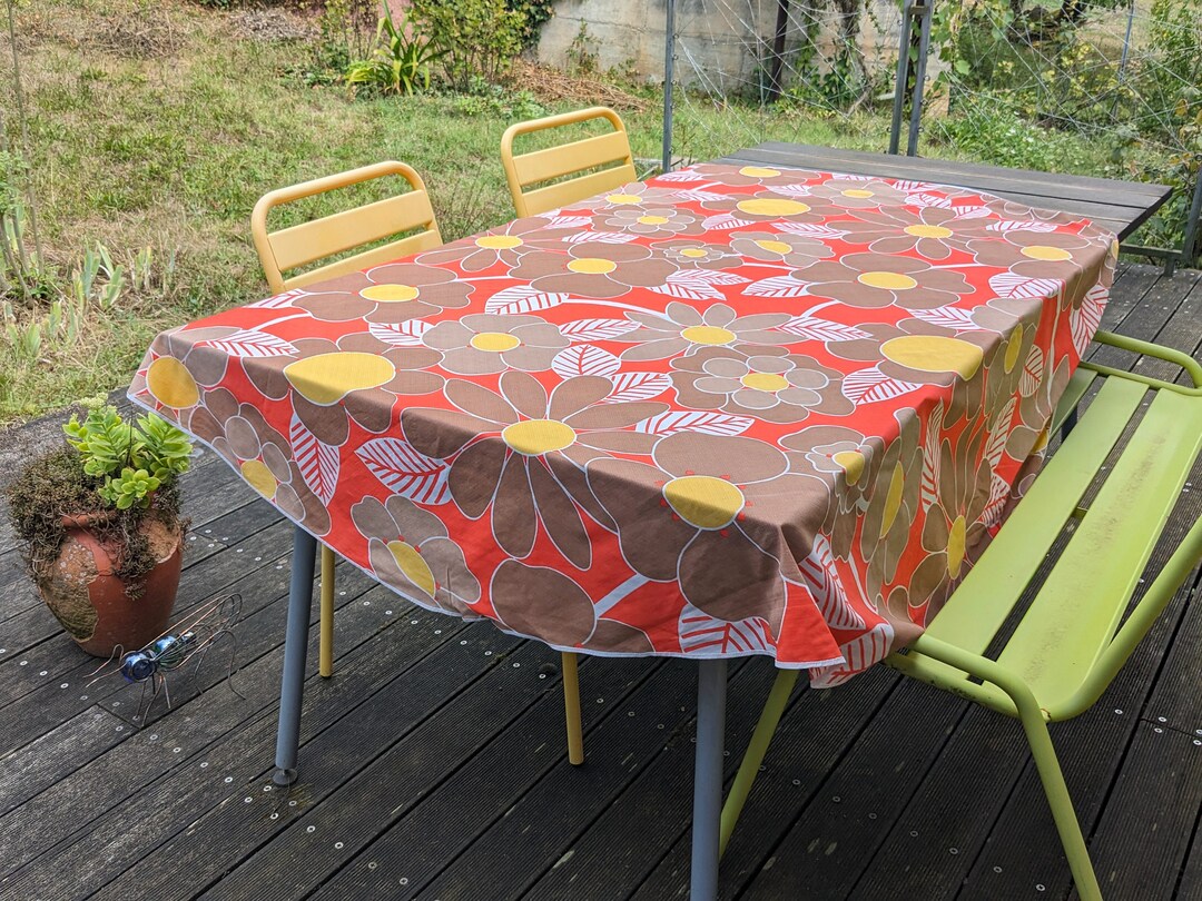 Round Tablecloth With Vintage French Flowers 1970, Polyester Pop ...