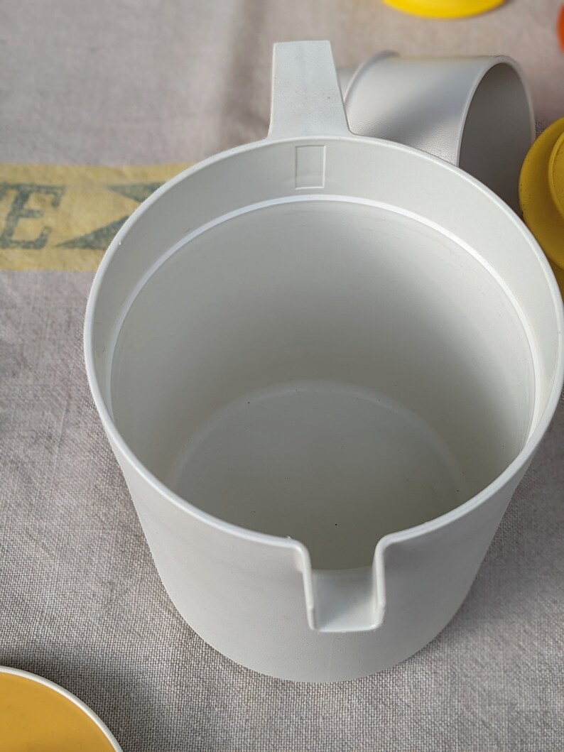 4 Mugs Vintage French Tupperware Pitcher 1970, Tea and Coffee Cups With ...