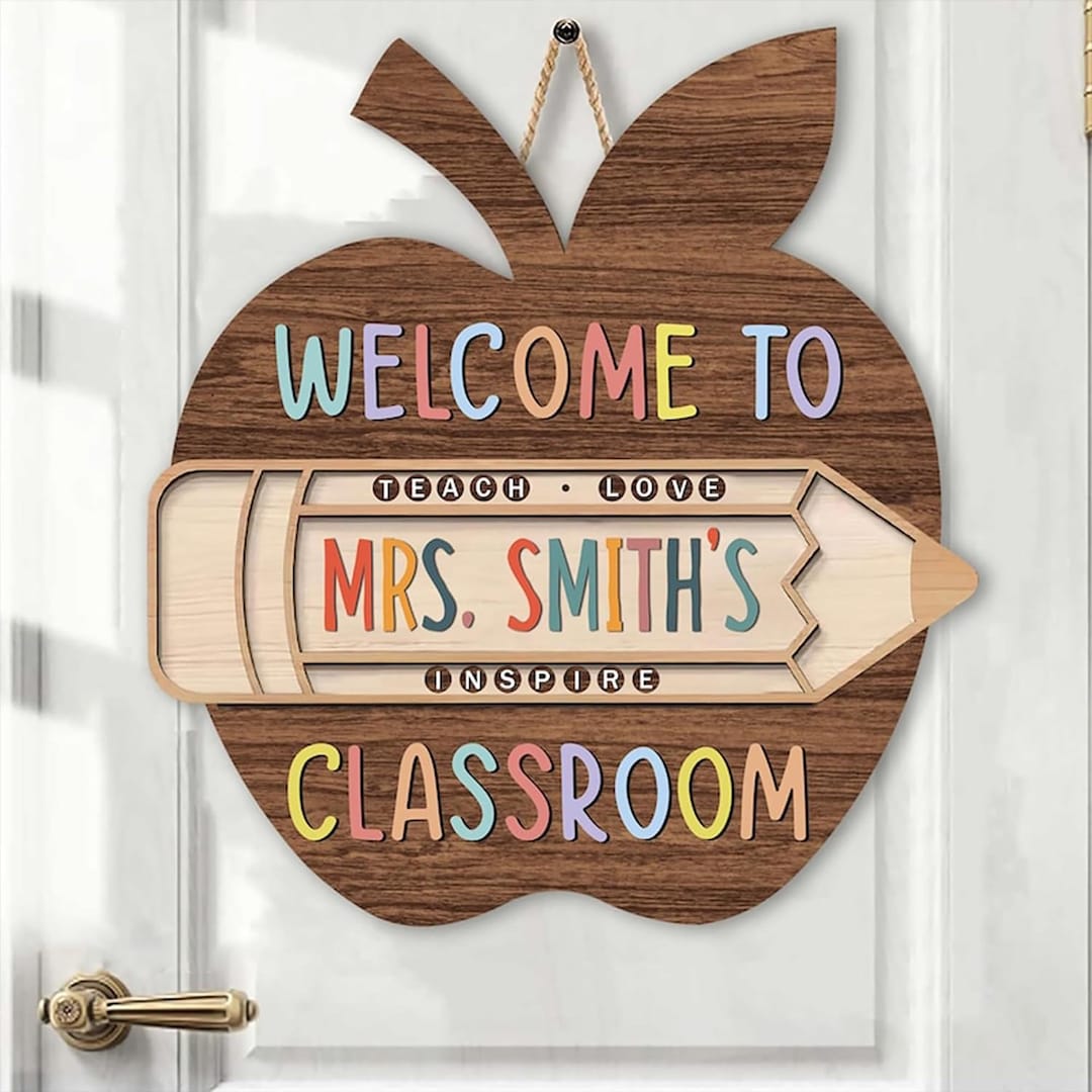 Custom Teacher Welcome Back to School Gift, Teacher Retro Wood Apple ...