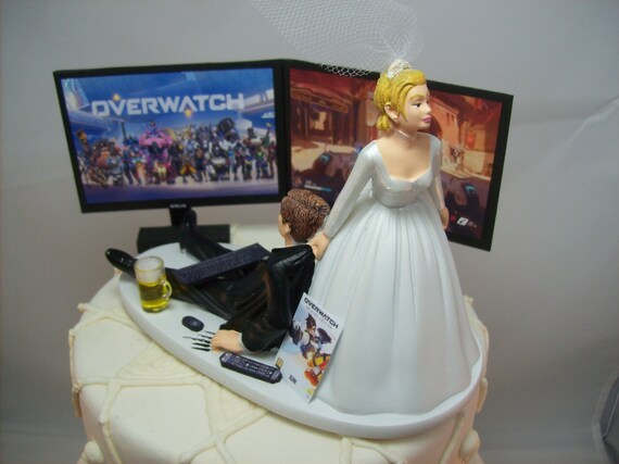 Ultimate GAMER Two-way Monitor 2 Split Screen OVER Funny Wedding Cake ...