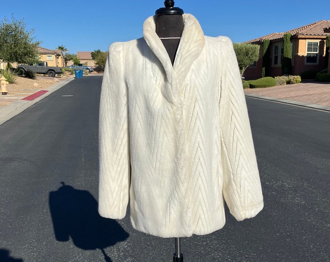 M-T (10T) Style V-I, FAKE Fur, FAUX Fur, Vegan Fur Imitation Sheared ...