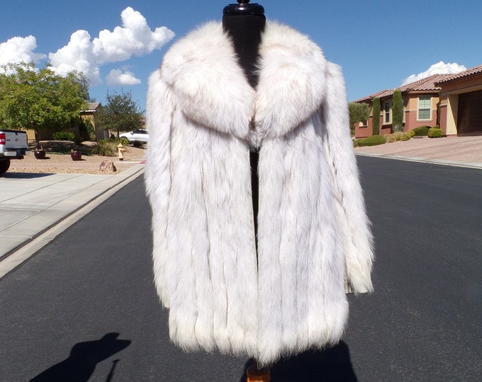 M-P (8P-10P) Real BLUE FOX Fur Hip-length Jacket, Ivory W Gray Tips ...