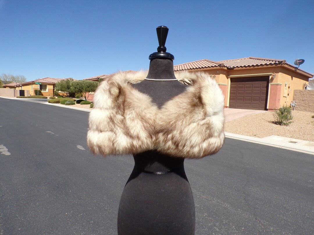 S (6-8) Real BLUE FOX Fur Stole Stoll Shawl Wrap, by SAGA Fox, Ivory W ...