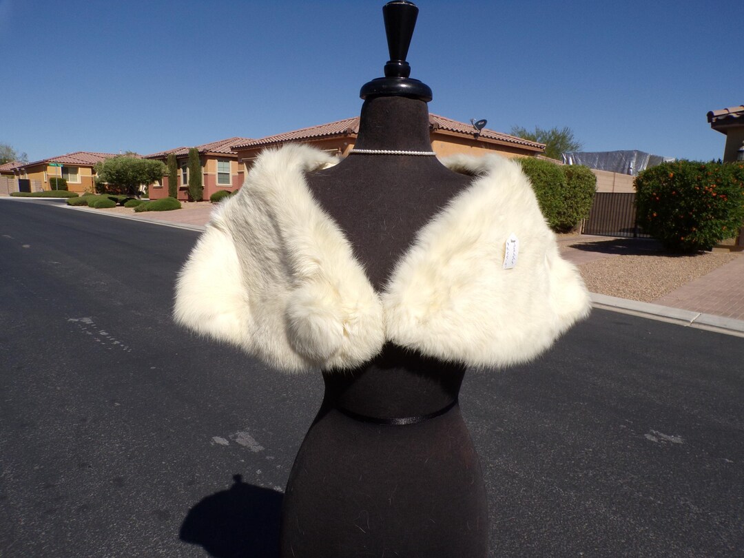 S (6-8) Real RABBIT FUR Stole Shawl Wrap, Ivory, One Ball in Front ...