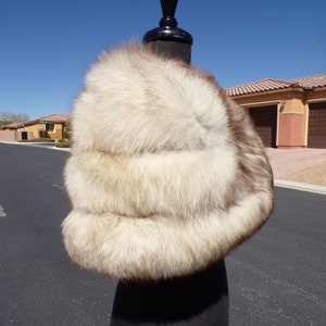 S (6-8) Real BLUE FOX Fur Stole Stoll Shawl Wrap, by SAGA Fox, Ivory W ...