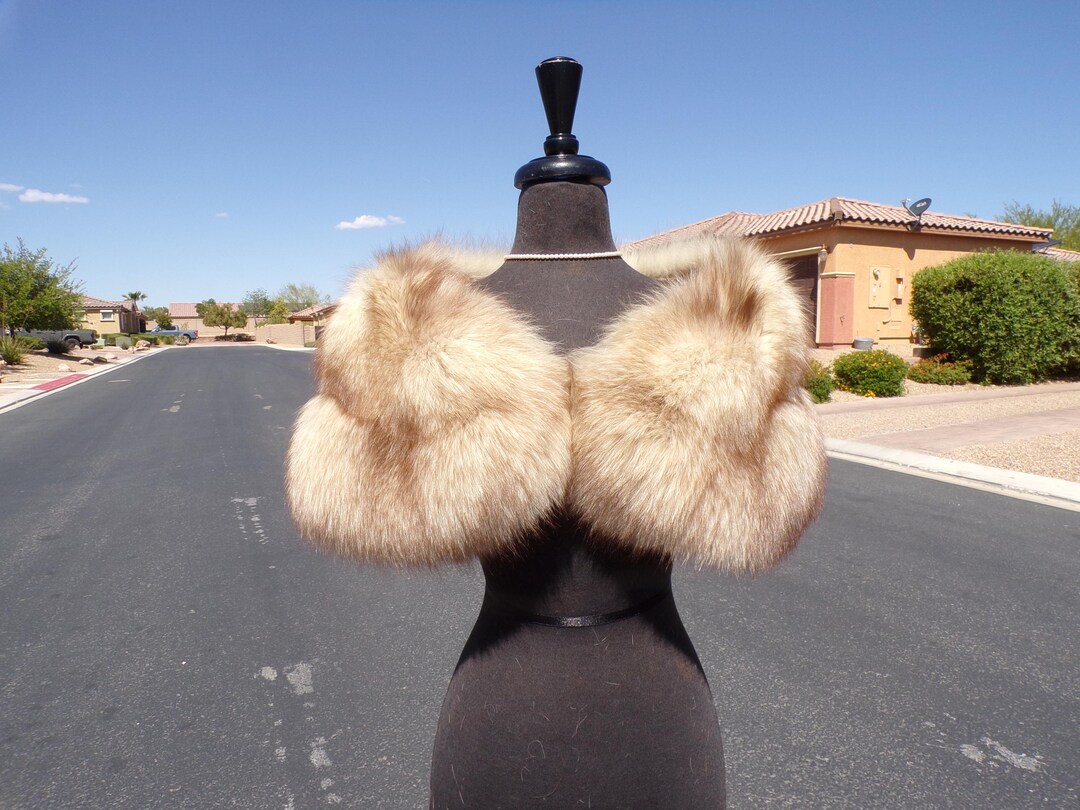M-L (10-12) Real BLUE FOX Fur Stole Shawl Wrap, by SAGA Fox, Ivory W ...