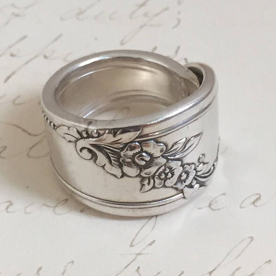 Jewelry, Ring ~QUEEN BESS II~ 1946 - Etsy