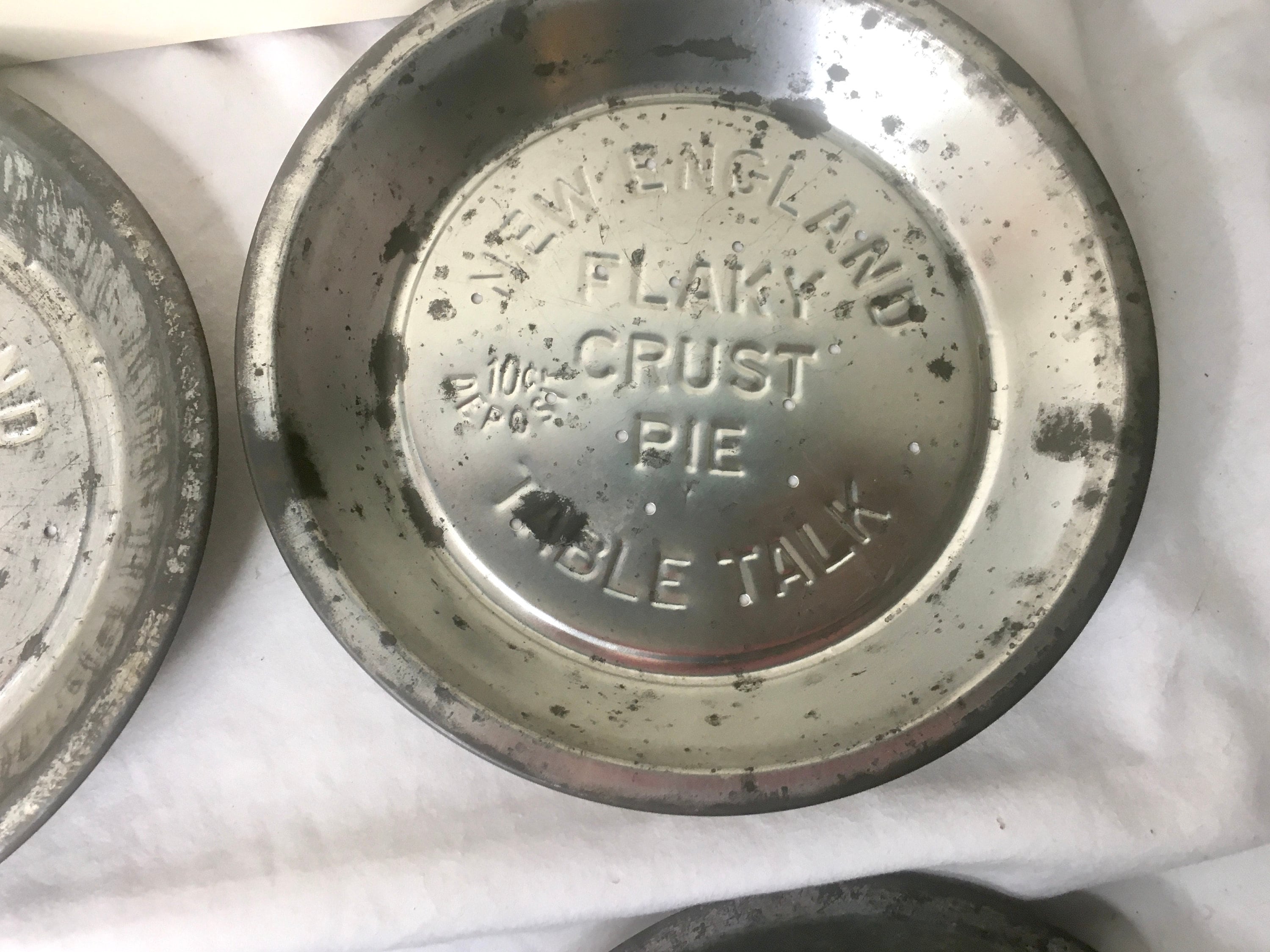 Vintage Pie Tins New England Flaky Crust Pie Table Talk Tins 9 - Etsy