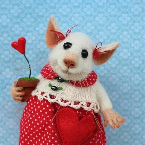 Lovely Mouse With Heart, Cute Gift Idea - Etsy