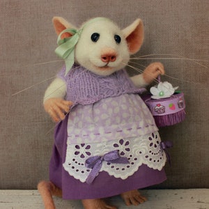Lavender Mouse With a Gift Box Cute Birthday Present Felt - Etsy