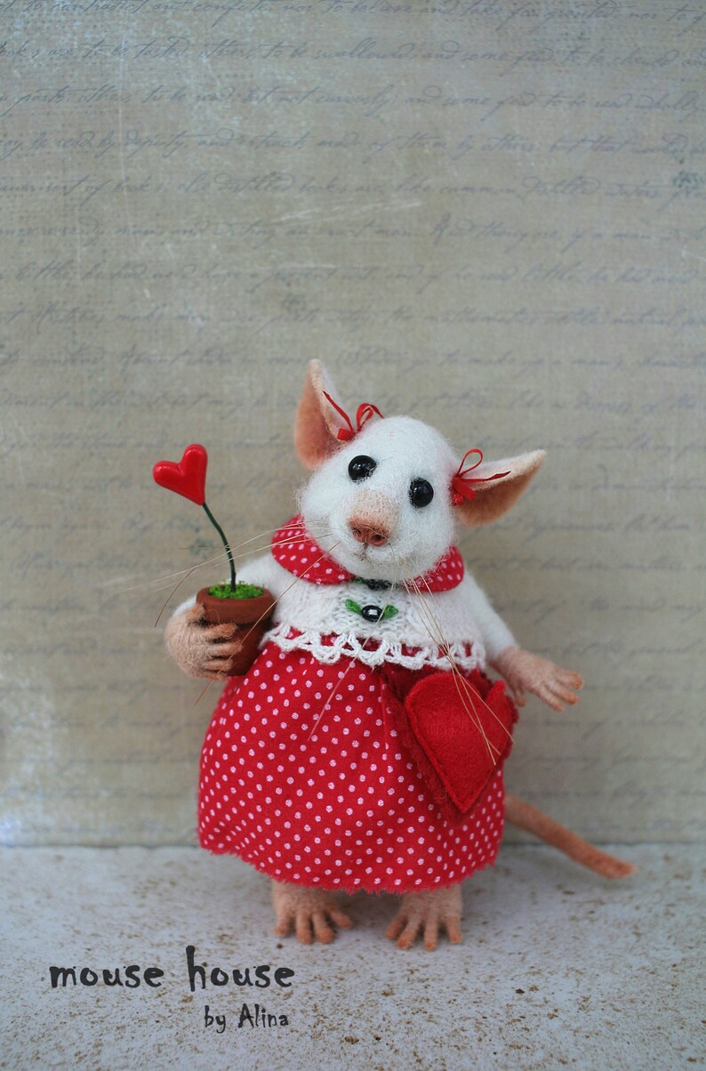 Lovely Mouse With Heart, Cute Gift Idea - Etsy