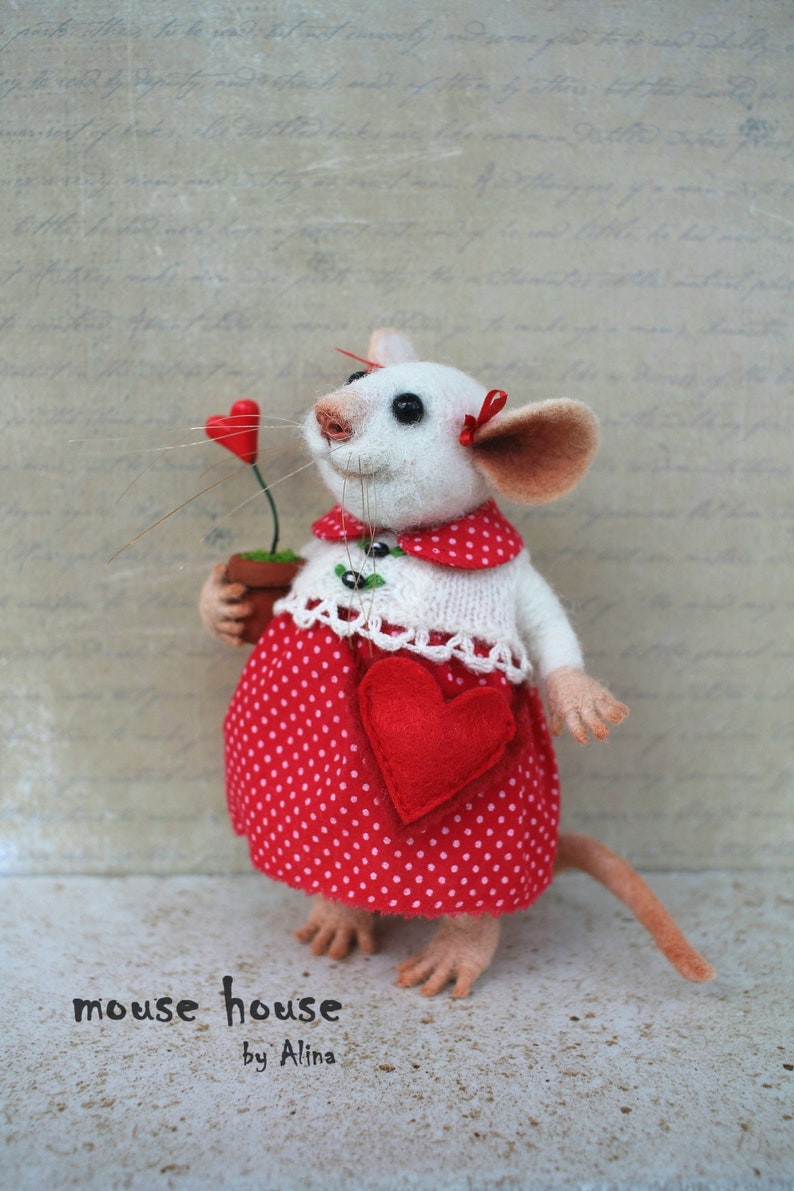 Lovely Mouse With Heart, Cute Gift Idea - Etsy