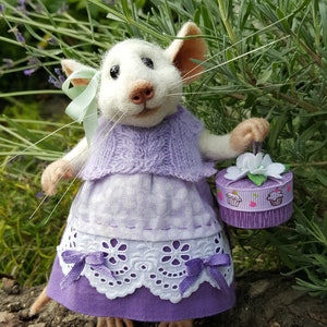 Lavender Mouse With a Gift Box Cute Birthday Present Felt - Etsy