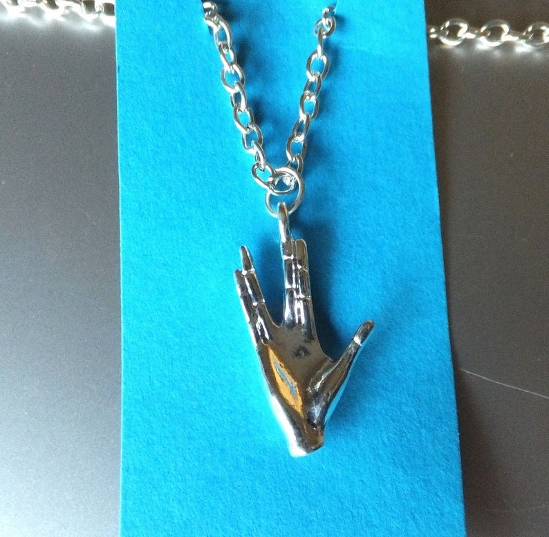 Star Trek Discovery Live Long Prosper Vulcan Salute Necklace - Etsy