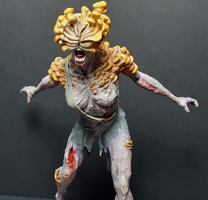 The Last of Us / TLOU Clicker Infected Display Model Statue 2 ...