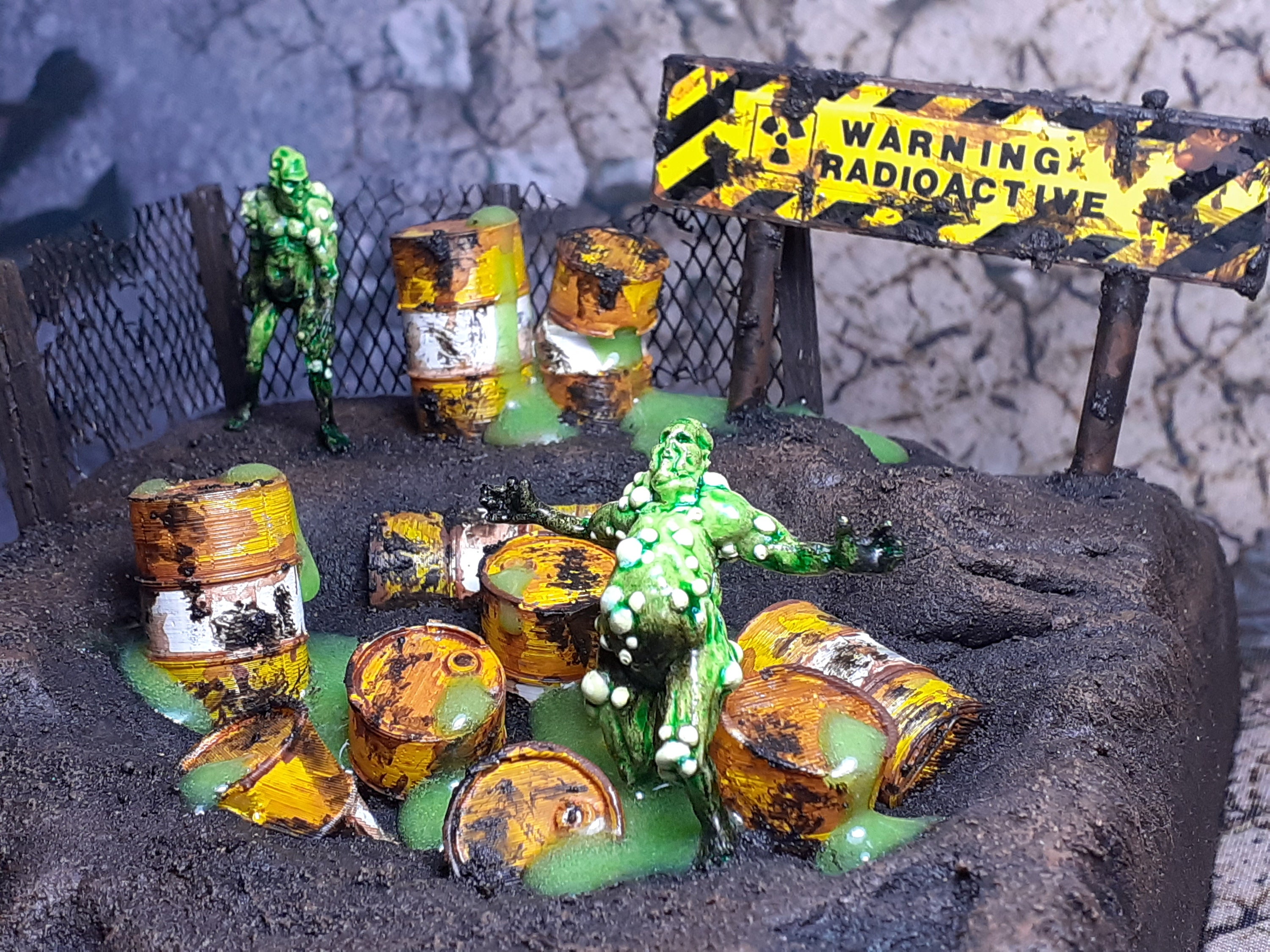 Fallout Radioactive Barrels & Glowing One Ghouls Model Diorama 32mm ...