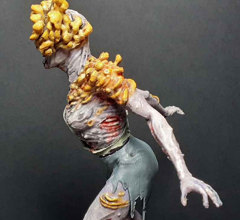 The Last of Us / TLOU Clicker Infected Display Model Statue 2 ...