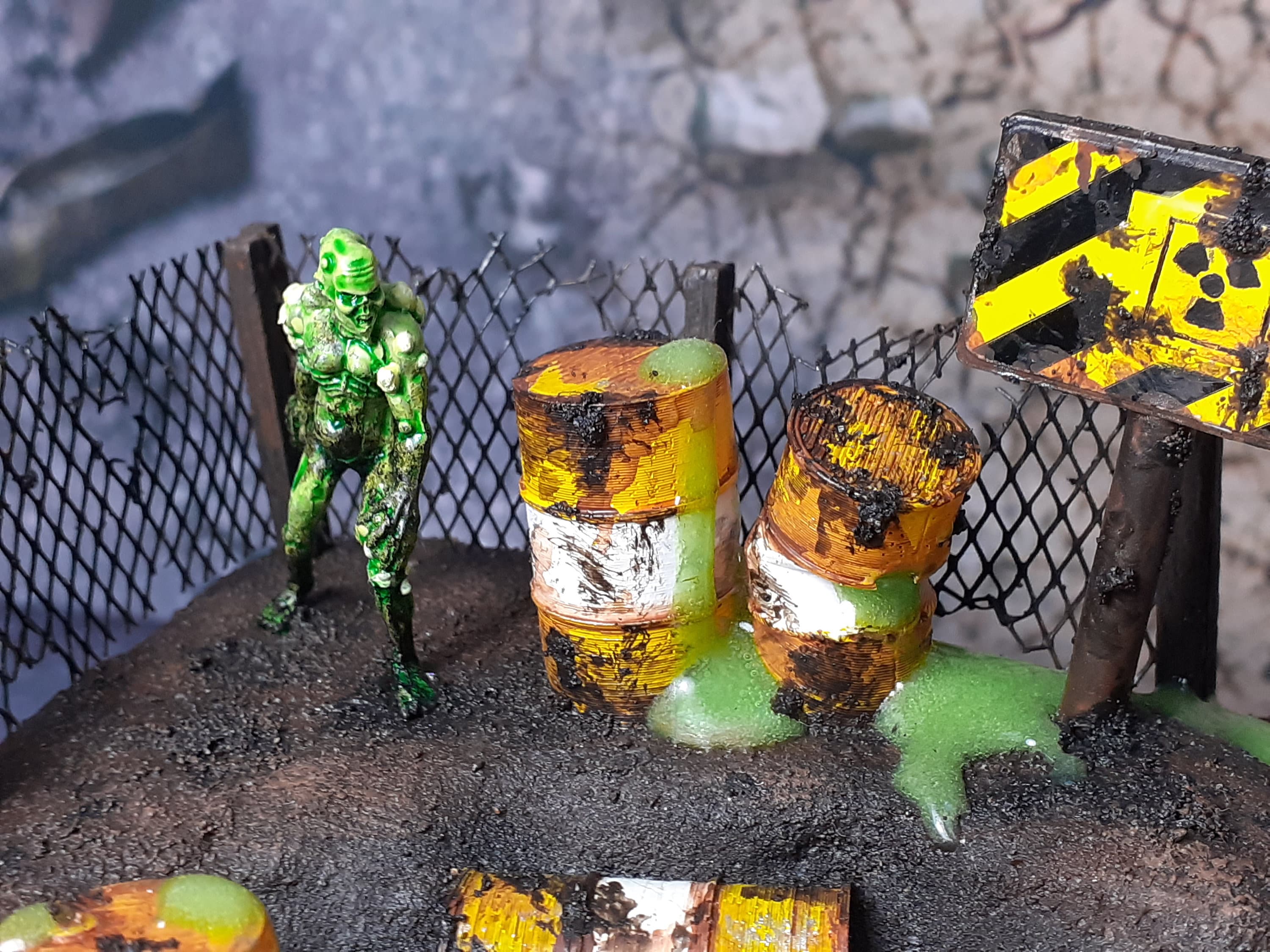 Fallout Radioactive Barrels & Glowing One Ghouls Model Diorama 32mm ...