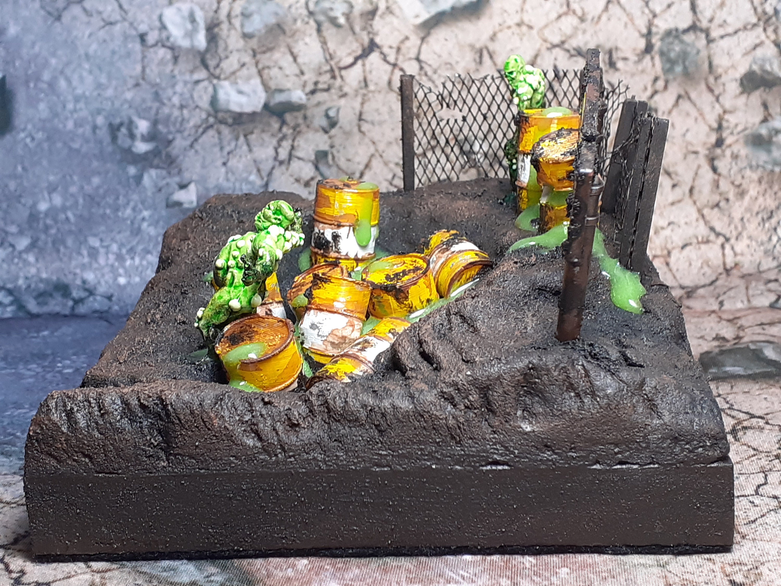 Fallout Radioactive Barrels & Glowing One Ghouls Model Diorama 32mm ...