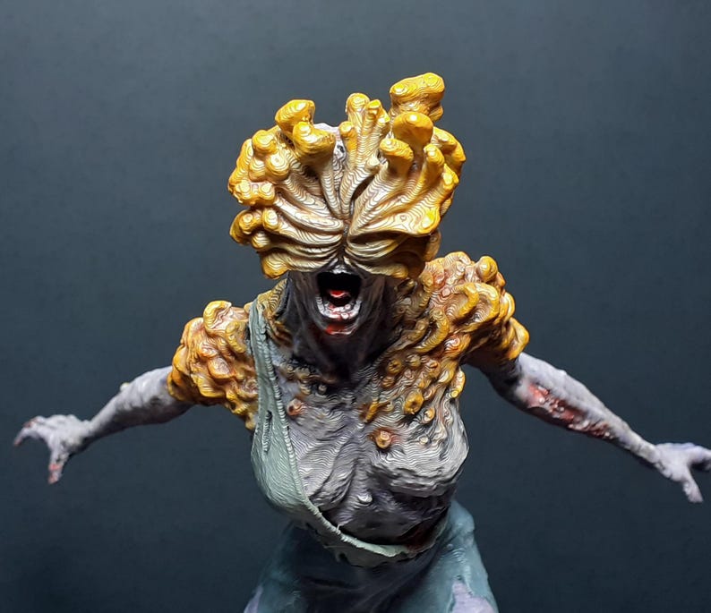 The Last of Us / TLOU Clicker Infected Display Model Statue 2 ...