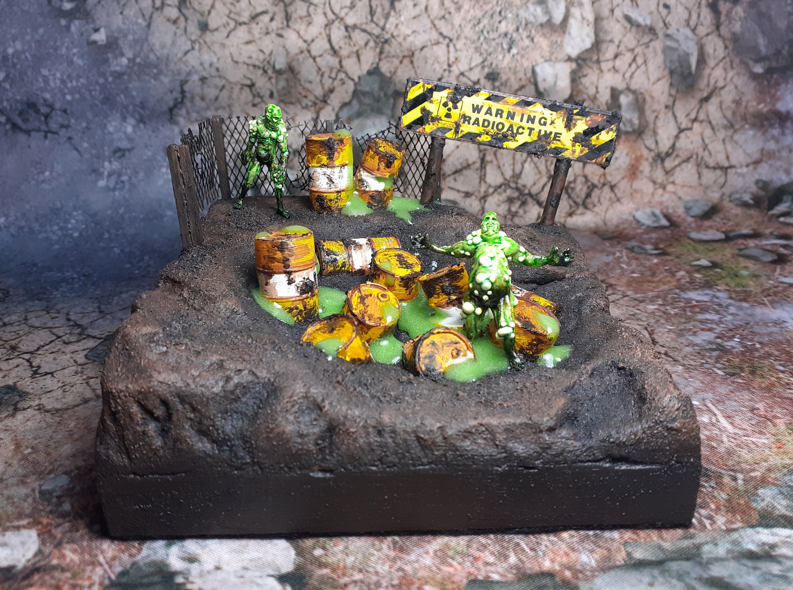 Fallout Radioactive Barrels & Glowing One Ghouls Model Diorama 32mm ...