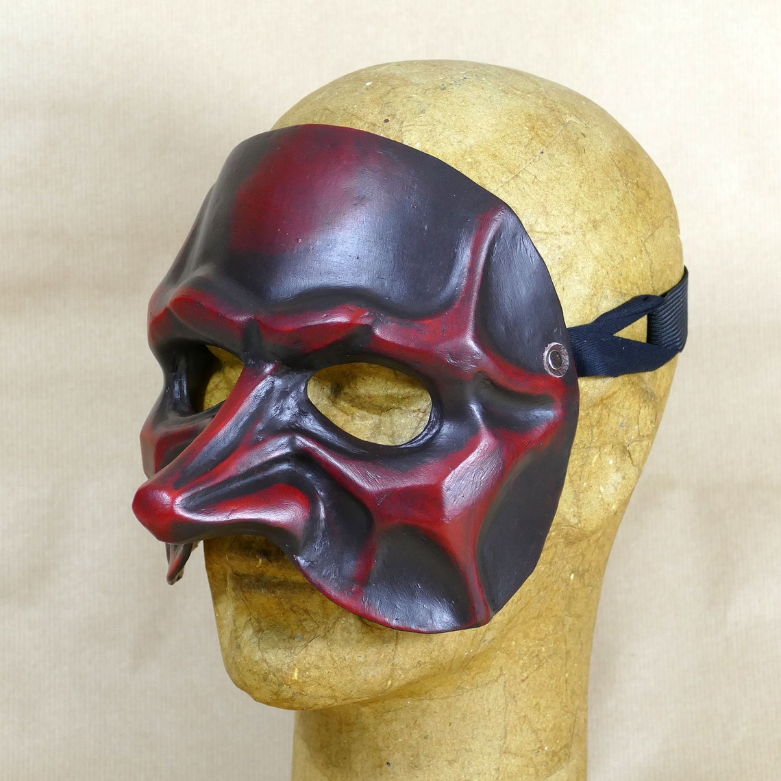 Commedia dellArte mask in papier maché: Capitan spezzaferro | Etsy