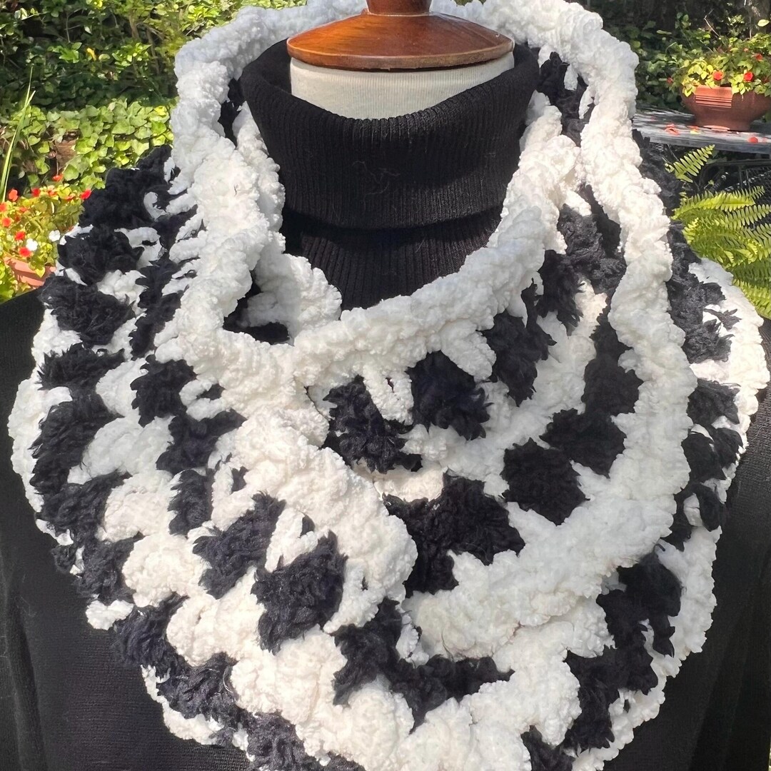 Handmade Black & White Faux Fur Infinity Cowl: Vegan Neck Warmer - Etsy