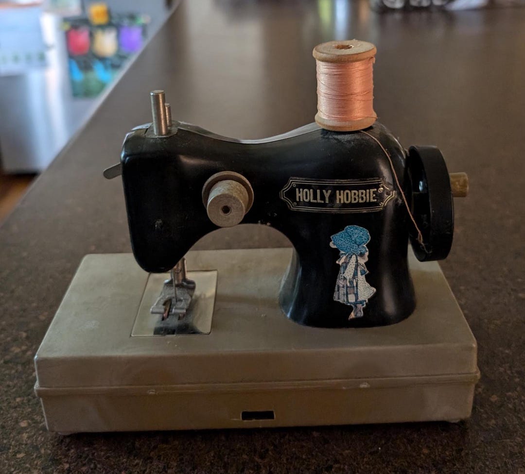 Vintage 1975 Holly Hobbie Mini Toy Sewing Machine - Etsy