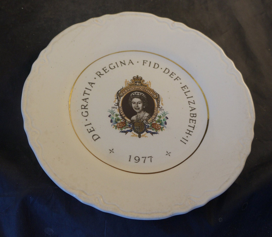 Plate to Commemorate the Queen's Silver Jubilee Plate is Made in USA ...