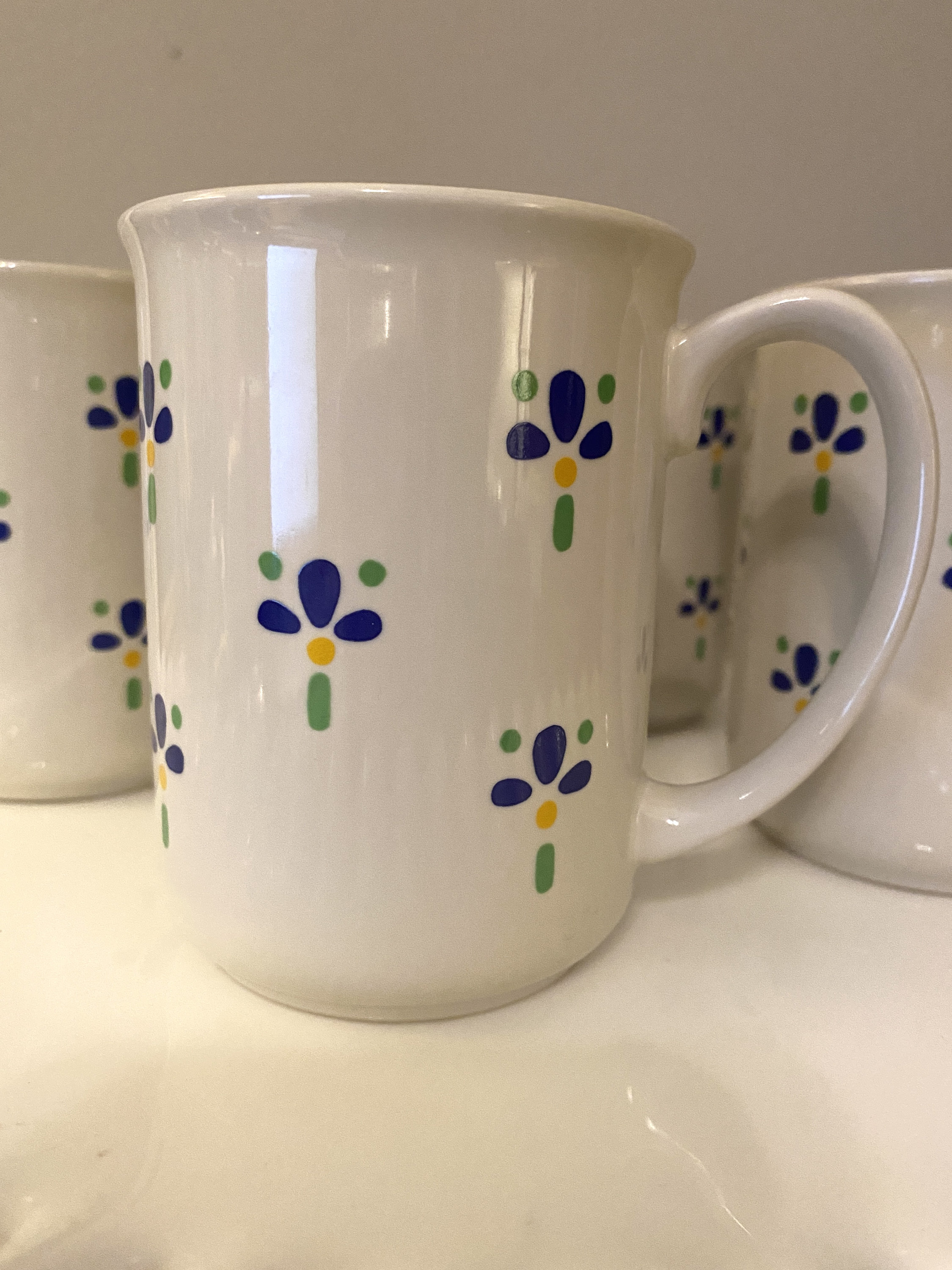 4 Fresh Flower Blue/Yellow Floral Mugs Avon Promo with - Etsy.de