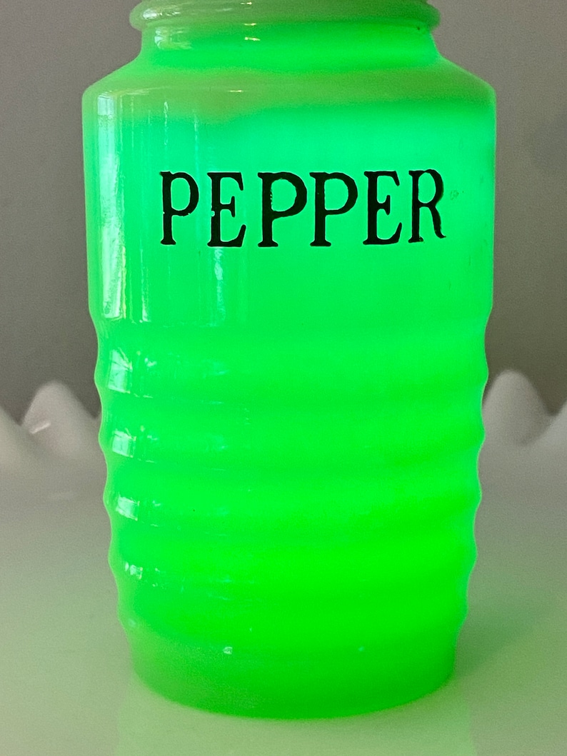 1 Vintage Uranium Glass Jeannette Jadeite Beehive Ribbed - Etsy