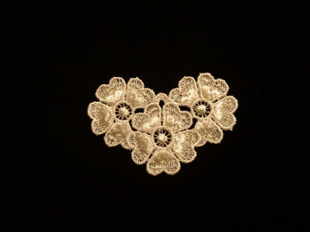 Lt Ivory Flower Medallion - Lot of 12 - Etsy