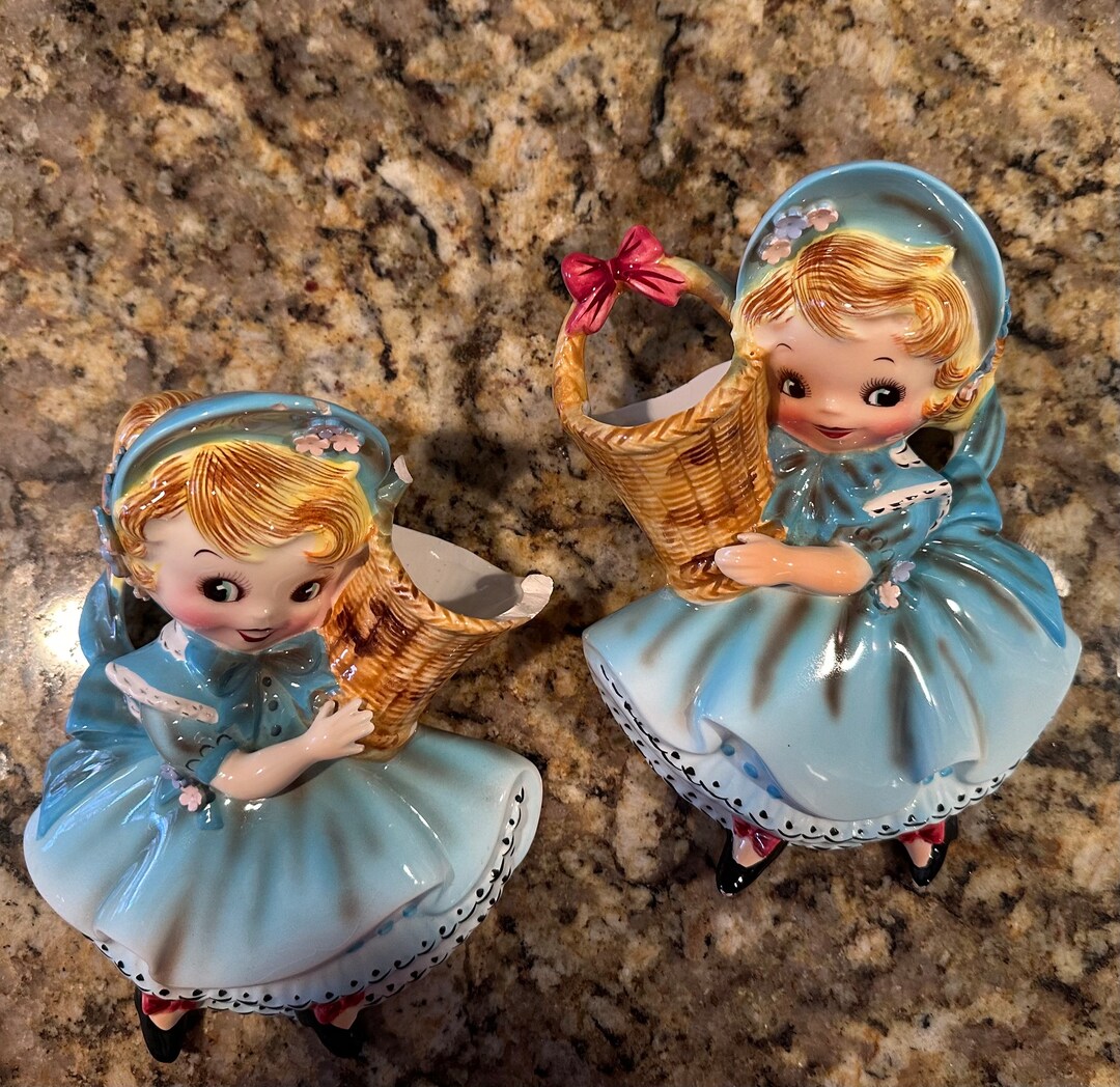 Lefton Miss Dainty Wall Pocket Pair in Blue Bonnets Holding Baskets ...