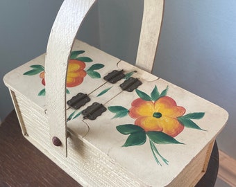 Cute Vintage Sewing Box - Etsy