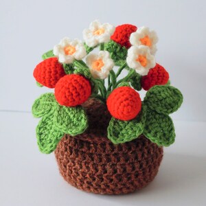 Crochet Strawberry Plant Pattern: Amigurumi Flowers PDF - Etsy