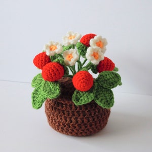 Crochet Strawberry Plant Pattern: Amigurumi Flowers PDF - Etsy