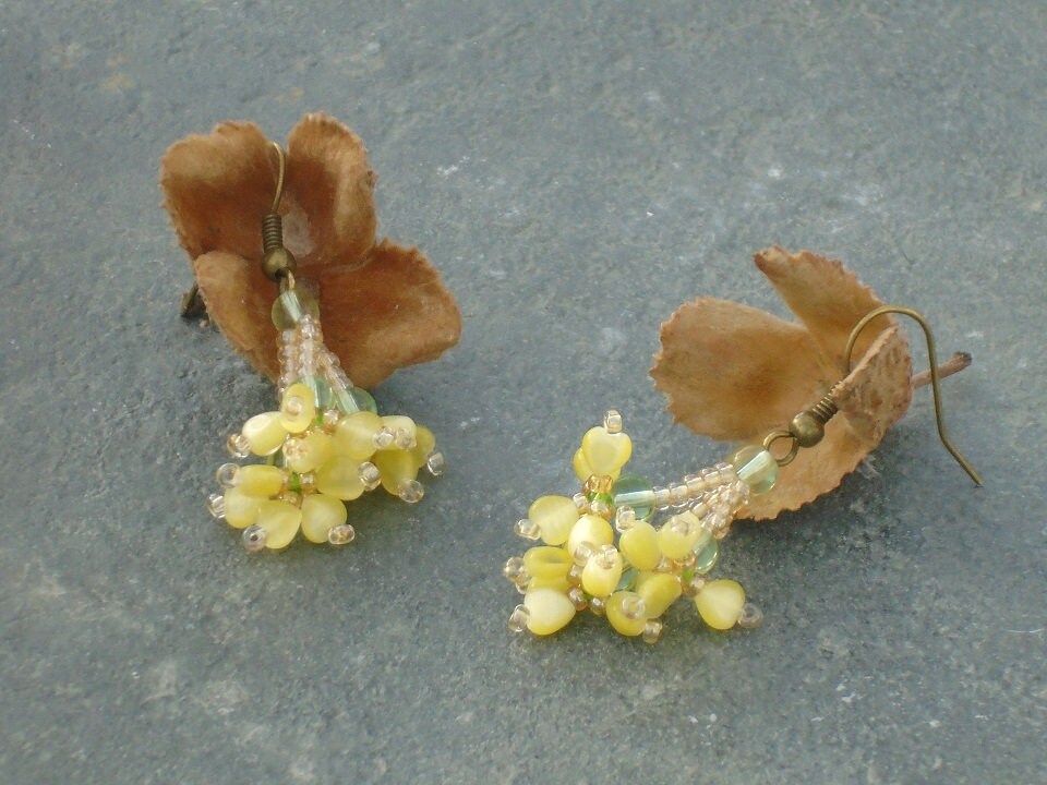 Primrose Posy Earrings in Czech Seed Beads and Crystal Glass | Etsy