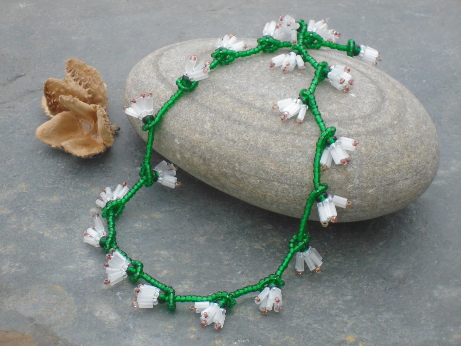 Daisy Chain Necklace Seed Bead Flower Necklace in White Rose - Etsy