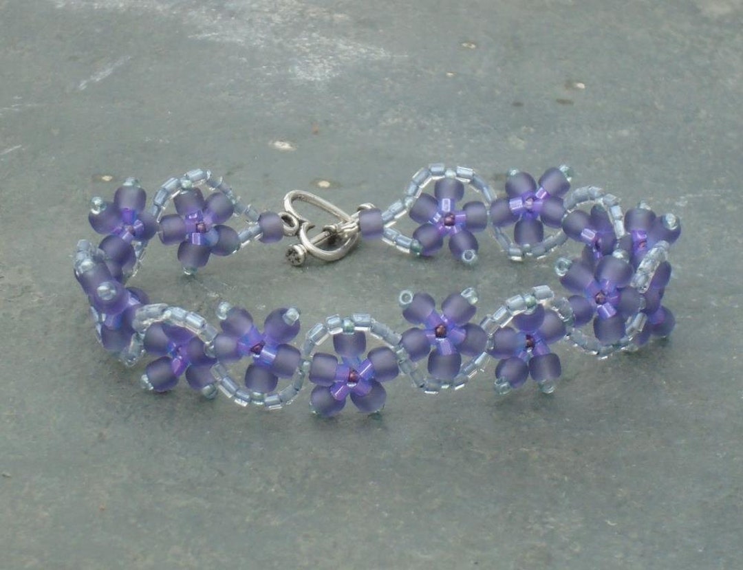 Periwinkle Flower Bracelet, Seed Bead Bracelet, in Frosted Lavender ...