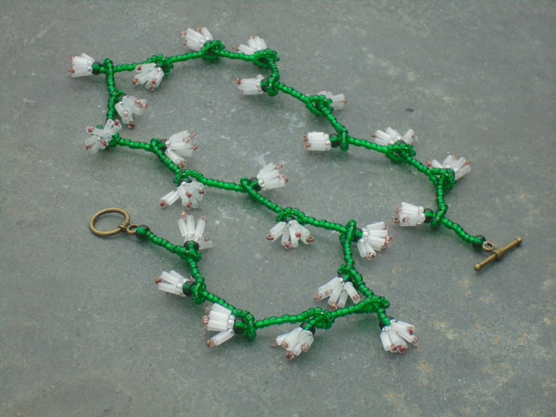 Daisy Chain Necklace Seed Bead Flower Necklace in White Rose - Etsy