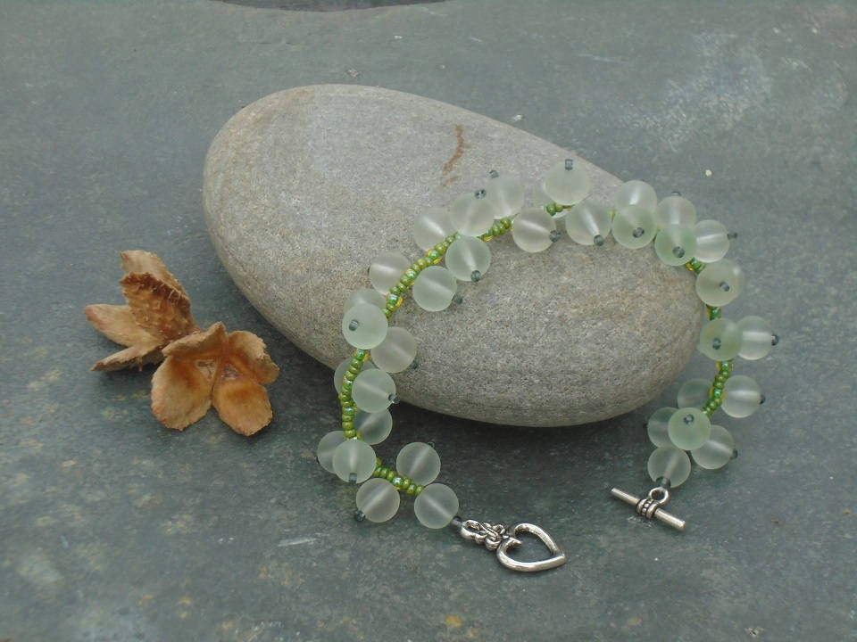 Mistletoe Berries Bracelet Frosted Crystal and Green Beaded - Etsy