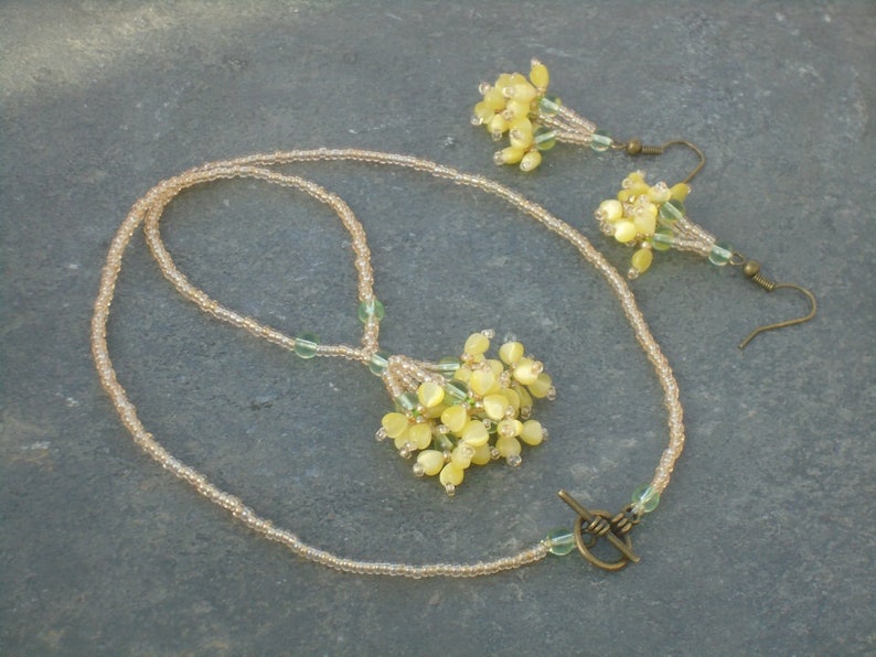 Primrose Posy Necklace, in Czech Seed Beads With Crystal Glass Round ...