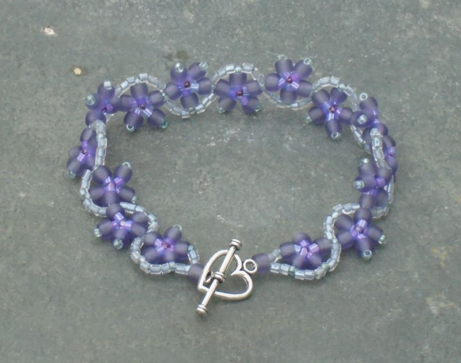 Periwinkle Flower Bracelet Seed Bead Bracelet in Frosted - Etsy